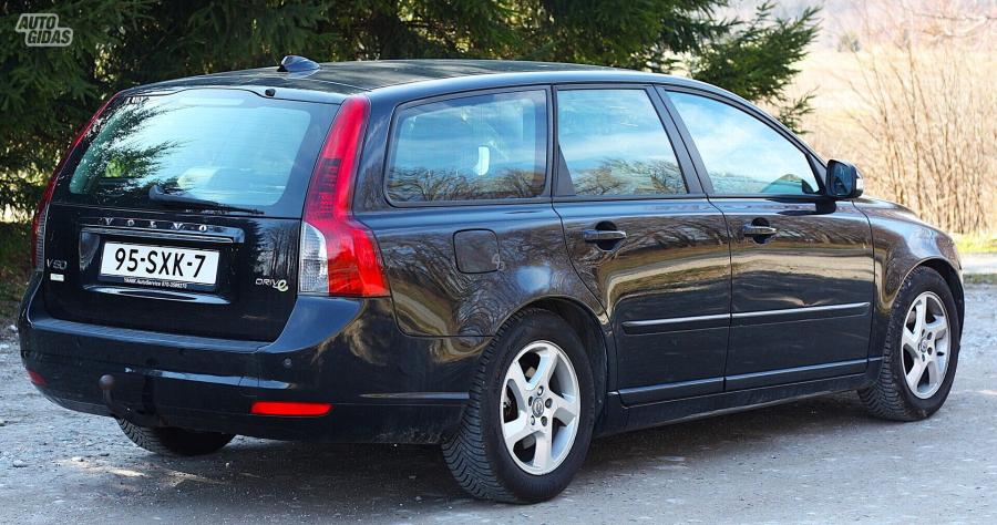 Black Volvo V50 2012 in Petrikaiciai, with an engine capacity of 1.60 L and mileage of 323 thousand km for 3599 €, photo 14 on AUTOMOTO.COM.LV