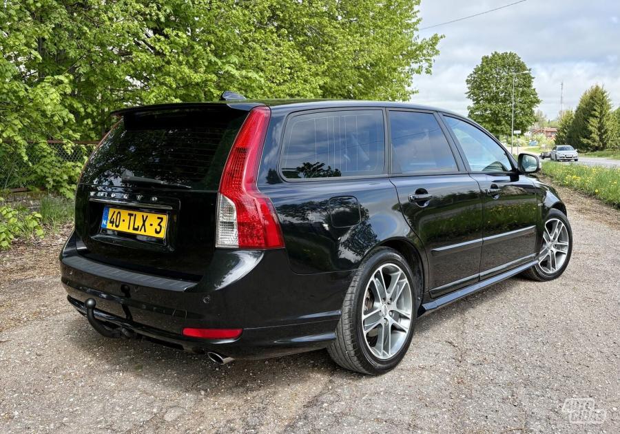 Black Volvo V50 2012 in Taurage, with an engine capacity of 1.60 L and mileage of 273 thousand km for 3599 €, photo 3 on AUTOMOTO.COM.LV