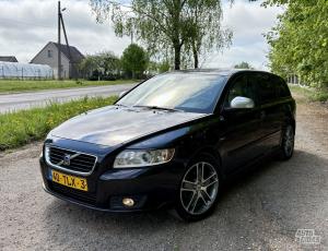 Black Volvo V50 2012 in Taurage, with an engine capacity of 1.60 L and mileage of 273 thousand km for 3599 €, photo 4 on AUTOMOTO.COM.LV