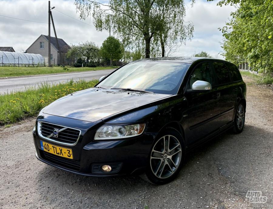 Black Volvo V50 2012 in Taurage, with an engine capacity of 1.60 L and mileage of 273 thousand km for 3599 €, photo 4 on AUTOMOTO.COM.LV