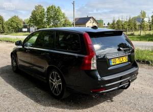 Black Volvo V50 2012 in Taurage, with an engine capacity of 1.60 L and mileage of 273 thousand km for 3599 €, photo 8 on AUTOMOTO.COM.LV