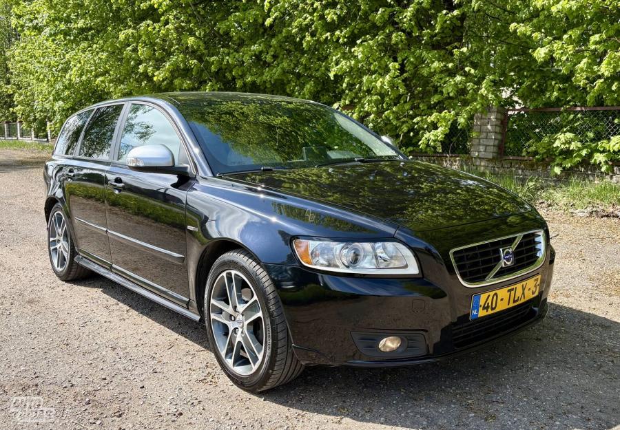 Black Volvo V50 2012 in Taurage, with an engine capacity of 1.60 L and mileage of 273 thousand km for 3599 €, photo 12 on AUTOMOTO.COM.LV