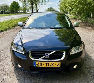 Black Volvo V50 2012 in Taurage, with an engine capacity of 1.60 L and mileage of 273 thousand km for 3599 €, photo 13 on AUTOMOTO.COM.LV