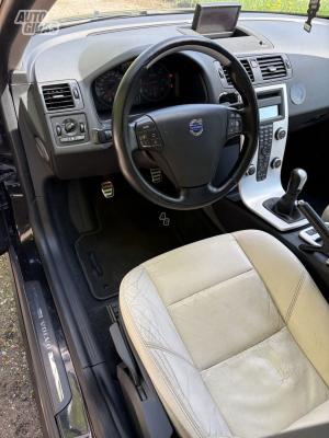 Black Volvo V50 2012 in Taurage, with an engine capacity of 1.60 L and mileage of 273 thousand km for 3599 €, photo 15 on AUTOMOTO.COM.LV