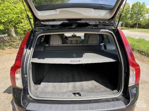 Black Volvo V50 2012 in Taurage, with an engine capacity of 1.60 L and mileage of 273 thousand km for 3599 €, photo 17 on AUTOMOTO.COM.LV