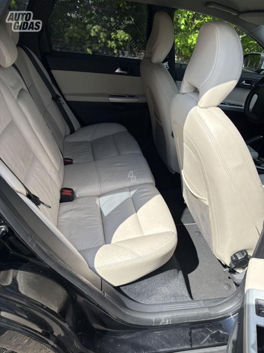Black Volvo V50 2012 in Taurage, with an engine capacity of 1.60 L and mileage of 273 thousand km for 3599 €, photo 18 on AUTOMOTO.COM.LV