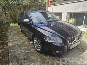 Черный Вольво В50 2012 в Рига, объемом двигателя 1.60 л и пробегом 355 тыс. км за 2750 €, фото 1 на AUTOMOTO.COM.LV