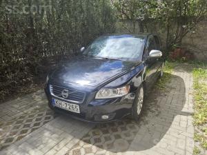 Черный Вольво В50 2012 в Рига, объемом двигателя 1.60 л и пробегом 355 тыс. км за 2750 €, фото 3 на AUTOMOTO.COM.LV