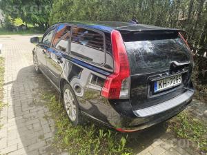 Черный Вольво В50 2012 в Рига, объемом двигателя 1.60 л и пробегом 355 тыс. км за 2750 €, фото 5 на AUTOMOTO.COM.LV