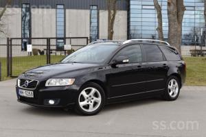 Melns Volvo V50 2012 Rīga, ar dzinēja tilpumu 1.60 L un nobraukumu 387 tūkst. km par 3800 €, foto 4 vietnē AUTOMOTO.COM.LV