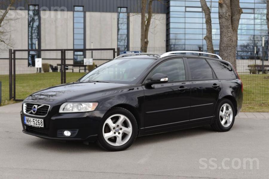 Melns Volvo V50 2012 Rīga, ar dzinēja tilpumu 1.60 L un nobraukumu 387 tūkst. km par 3800 €, foto 4 vietnē AUTOMOTO.COM.LV