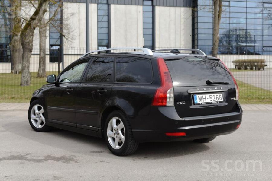Melns Volvo V50 2012 Rīga, ar dzinēja tilpumu 1.60 L un nobraukumu 387 tūkst. km par 3800 €, foto 5 vietnē AUTOMOTO.COM.LV