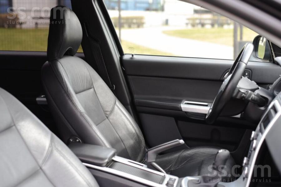 Melns Volvo V50 2012 Rīga, ar dzinēja tilpumu 1.60 L un nobraukumu 387 tūkst. km par 3800 €, foto 6 vietnē AUTOMOTO.COM.LV