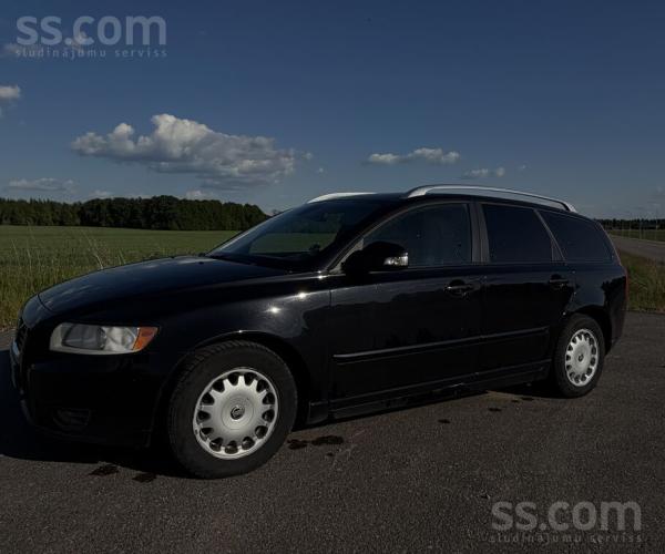 Melns Volvo V50 2012 Rīga, ar dzinēja tilpumu 1.60 L un nobraukumu 308 tūkst. km par 3599 €, foto 2 vietnē AUTOMOTO.COM.LV
