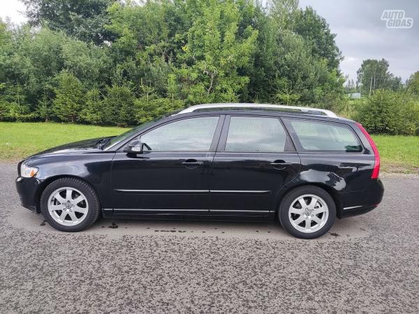 Melns Volvo V50 2012 Viļņa, ar dzinēja tilpumu 1.60 L un nobraukumu 246 tūkst. km par 3300 €, foto 7 vietnē AUTOMOTO.COM.LV