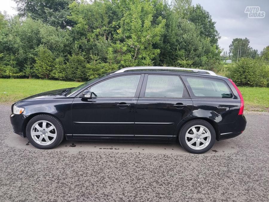 Black Volvo V50 2012 in Vilnius, with an engine capacity of 1.60 L and mileage of 246 thousand km for 3300 €, photo 8 on AUTOMOTO.COM.LV