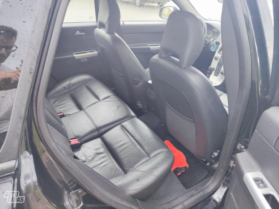 Black Volvo V50 2012 in Vilnius, with an engine capacity of 1.60 L and mileage of 246 thousand km for 3300 €, photo 13 on AUTOMOTO.COM.LV