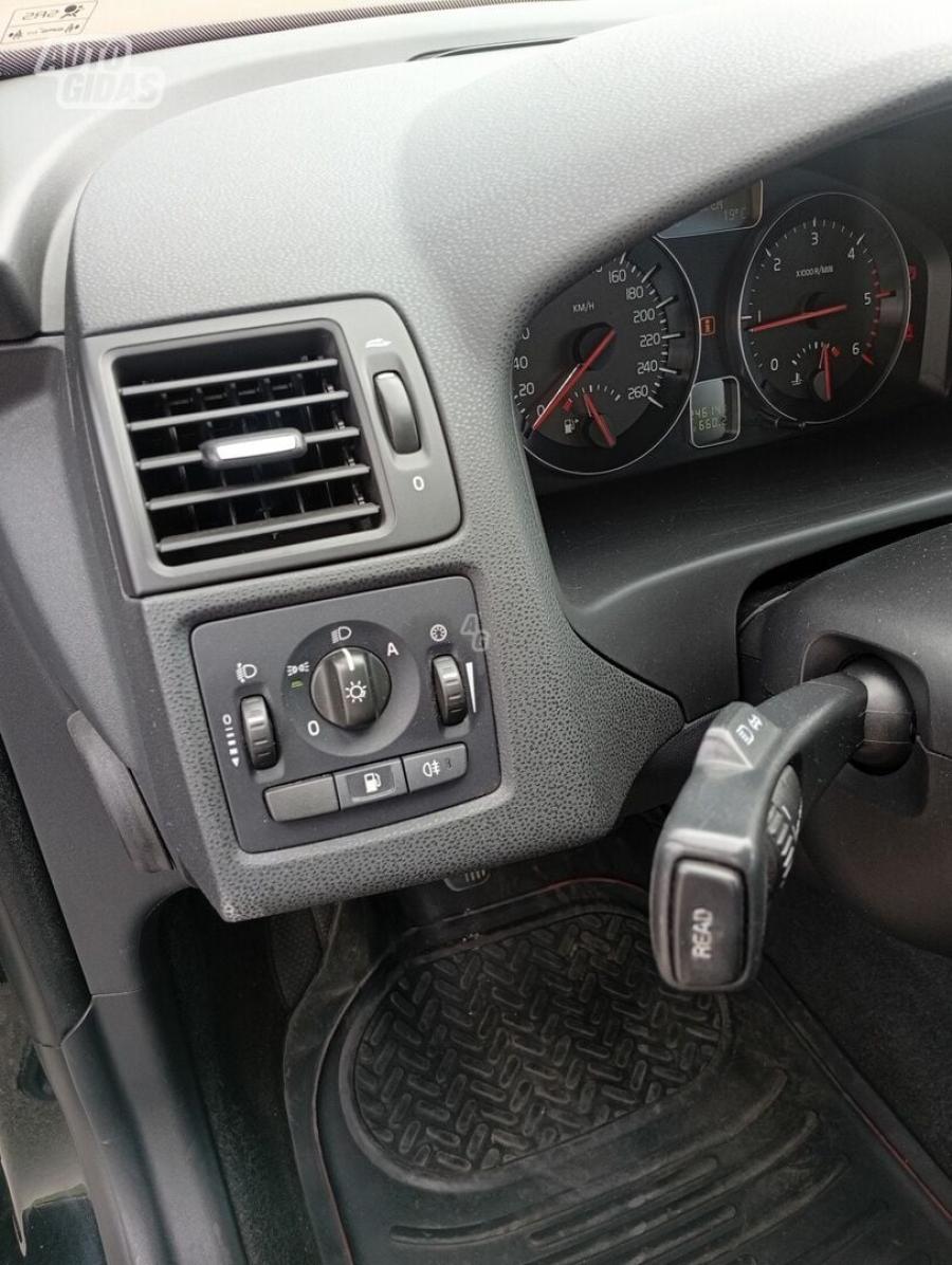 Black Volvo V50 2012 in Vilnius, with an engine capacity of 1.60 L and mileage of 246 thousand km for 3600 €, photo 22 on AUTOMOTO.COM.LV
