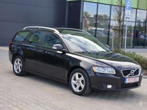 Melns Volvo V50 2012 Viļņa, ar dzinēja tilpumu 1.99 L un nobraukumu 315 tūkst. km par 3999 €, foto 6 vietnē AUTOMOTO.COM.LV