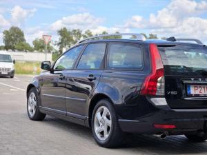 Melns Volvo V50 2012 Viļņa, ar dzinēja tilpumu 1.99 L un nobraukumu 315 tūkst. km par 3999 €, foto 9 vietnē AUTOMOTO.COM.LV