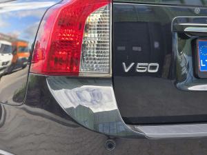 Melns Volvo V50 2012 Viļņa, ar dzinēja tilpumu 1.99 L un nobraukumu 315 tūkst. km par 3999 €, foto 10 vietnē AUTOMOTO.COM.LV