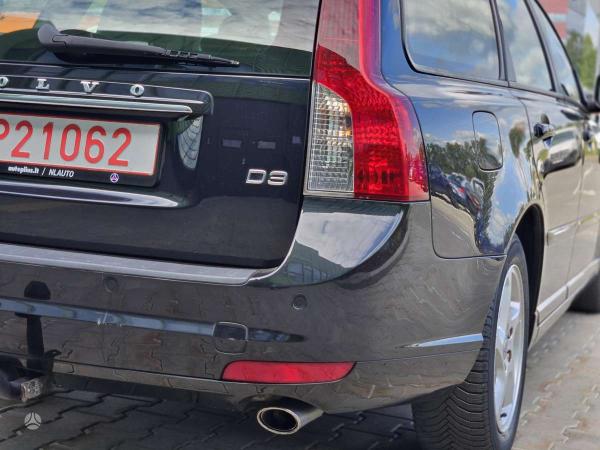 Melns Volvo V50 2012 Viļņa, ar dzinēja tilpumu 1.99 L un nobraukumu 315 tūkst. km par 3999 €, foto 10 vietnē AUTOMOTO.COM.LV