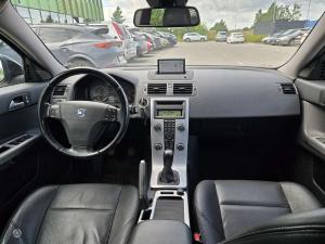 Melns Volvo V50 2012 Viļņa, ar dzinēja tilpumu 1.99 L un nobraukumu 315 tūkst. km par 3999 €, foto 15 vietnē AUTOMOTO.COM.LV