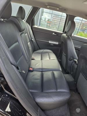 Melns Volvo V50 2012 Viļņa, ar dzinēja tilpumu 1.99 L un nobraukumu 315 tūkst. km par 3999 €, foto 18 vietnē AUTOMOTO.COM.LV