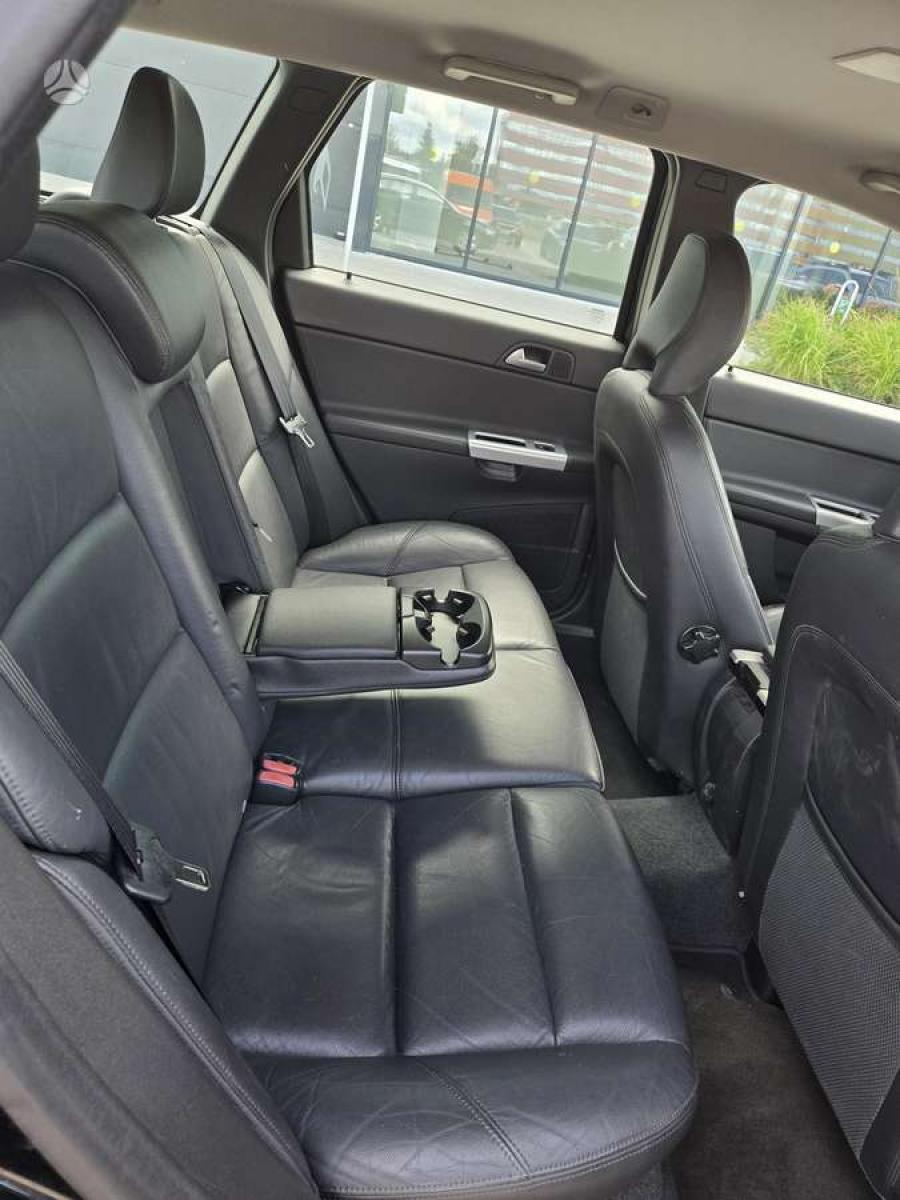 Melns Volvo V50 2012 Viļņa, ar dzinēja tilpumu 1.99 L un nobraukumu 315 tūkst. km par 3999 €, foto 19 vietnē AUTOMOTO.COM.LV