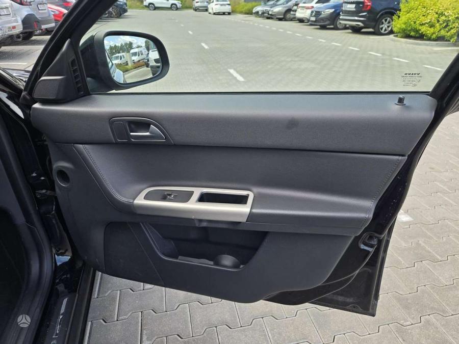 Melns Volvo V50 2012 Viļņa, ar dzinēja tilpumu 1.99 L un nobraukumu 315 tūkst. km par 3999 €, foto 20 vietnē AUTOMOTO.COM.LV