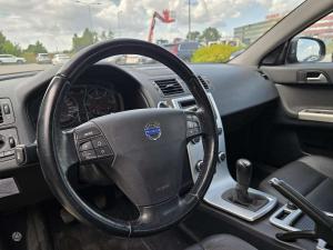 Melns Volvo V50 2012 Viļņa, ar dzinēja tilpumu 1.99 L un nobraukumu 315 tūkst. km par 3999 €, foto 26 vietnē AUTOMOTO.COM.LV