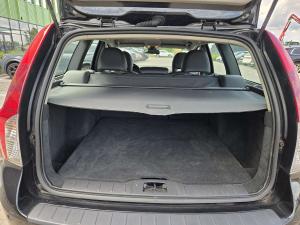 Melns Volvo V50 2012 Viļņa, ar dzinēja tilpumu 1.99 L un nobraukumu 315 tūkst. km par 3999 €, foto 27 vietnē AUTOMOTO.COM.LV
