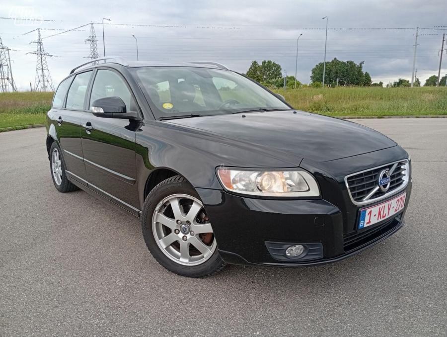 Black Volvo V50 2012 in Siauliai, with an engine capacity of 1.60 L and mileage of 246 thousand km for 3500 €, photo 4 on AUTOMOTO.COM.LV