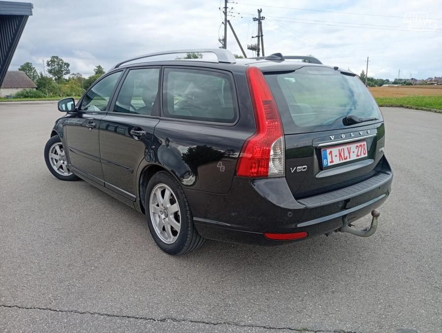 Black Volvo V50 2012 in Siauliai, with an engine capacity of 1.60 L and mileage of 246 thousand km for 3500 €, photo 5 on AUTOMOTO.COM.LV