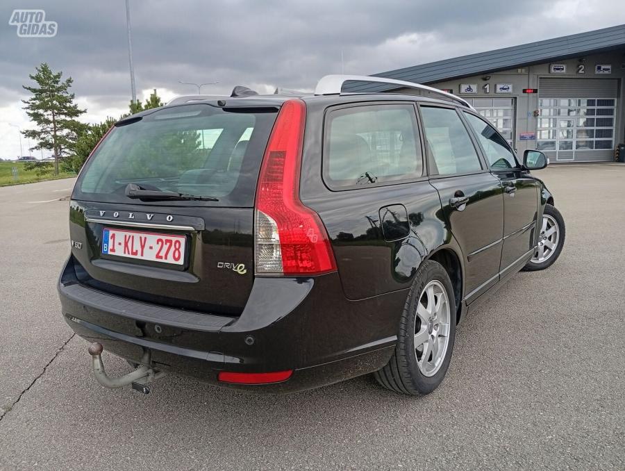 Black Volvo V50 2012 in Siauliai, with an engine capacity of 1.60 L and mileage of 246 thousand km for 3500 €, photo 6 on AUTOMOTO.COM.LV