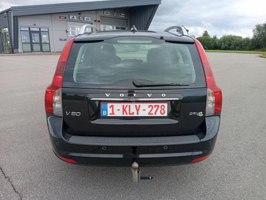 Black Volvo V50 2012 in Siauliai, with an engine capacity of 1.60 L and mileage of 246 thousand km for 3500 €, photo 7 on AUTOMOTO.COM.LV