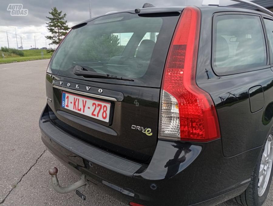 Black Volvo V50 2012 in Siauliai, with an engine capacity of 1.60 L and mileage of 246 thousand km for 3500 €, photo 11 on AUTOMOTO.COM.LV
