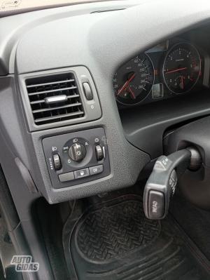 Black Volvo V50 2012 in Siauliai, with an engine capacity of 1.60 L and mileage of 246 thousand km for 3500 €, photo 20 on AUTOMOTO.COM.LV
