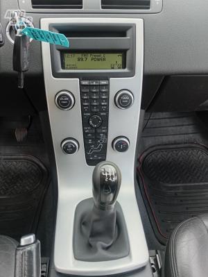 Black Volvo V50 2012 in Siauliai, with an engine capacity of 1.60 L and mileage of 246 thousand km for 3500 €, photo 23 on AUTOMOTO.COM.LV