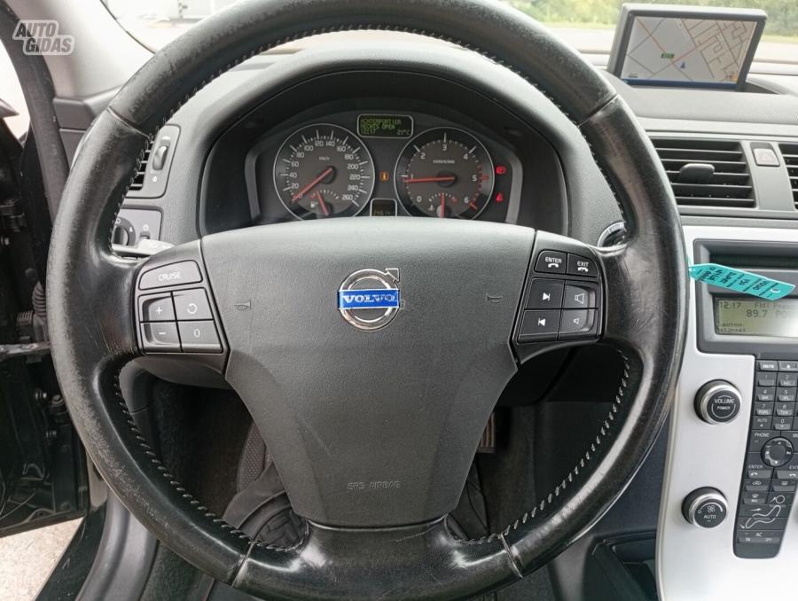 Black Volvo V50 2012 in Siauliai, with an engine capacity of 1.60 L and mileage of 246 thousand km for 3500 €, photo 27 on AUTOMOTO.COM.LV