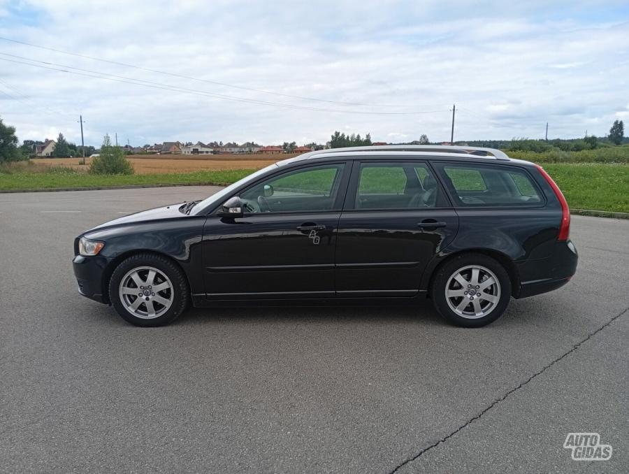 Black Volvo V50 2012 in Vilnius, with an engine capacity of 1.60 L and mileage of 246 thousand km for 3600 €, photo 8 on AUTOMOTO.COM.LV