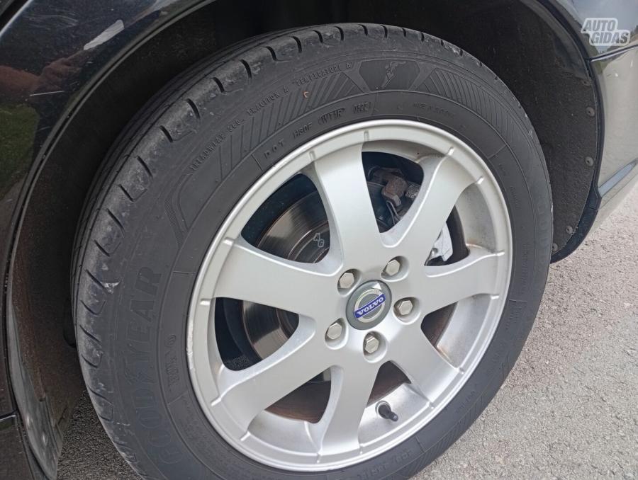 Black Volvo V50 2012 in Vilnius, with an engine capacity of 1.60 L and mileage of 246 thousand km for 3600 €, photo 18 on AUTOMOTO.COM.LV
