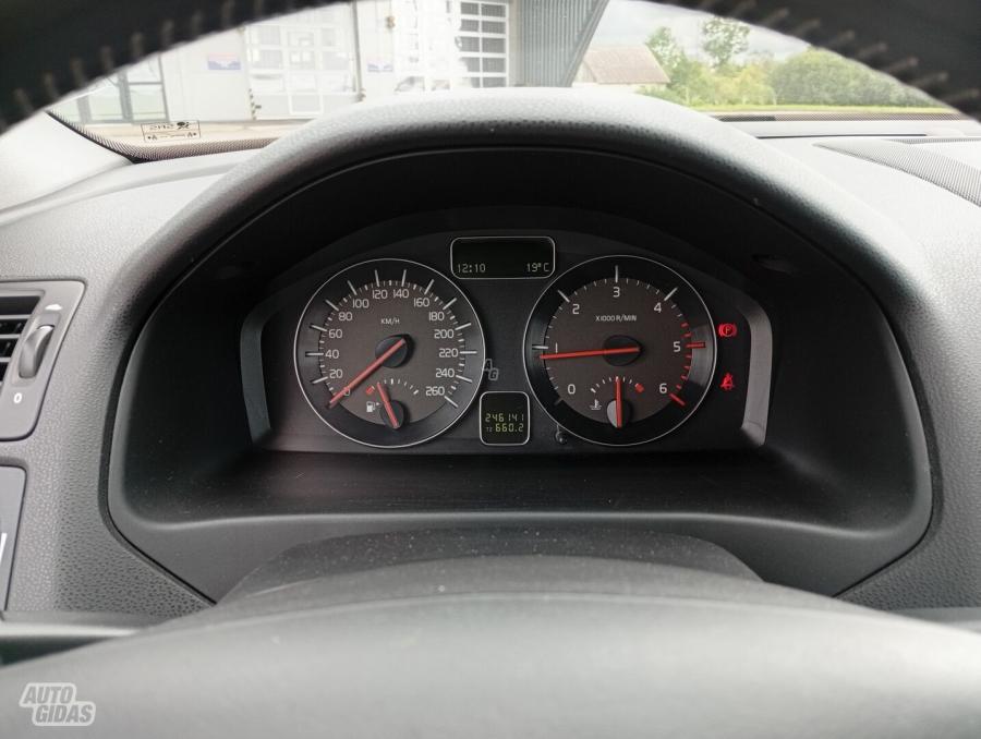 Black Volvo V50 2012 in Vilnius, with an engine capacity of 1.60 L and mileage of 246 thousand km for 3600 €, photo 22 on AUTOMOTO.COM.LV