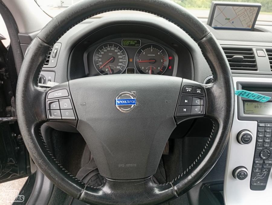 Black Volvo V50 2012 in Vilnius, with an engine capacity of 1.60 L and mileage of 246 thousand km for 3600 €, photo 28 on AUTOMOTO.COM.LV