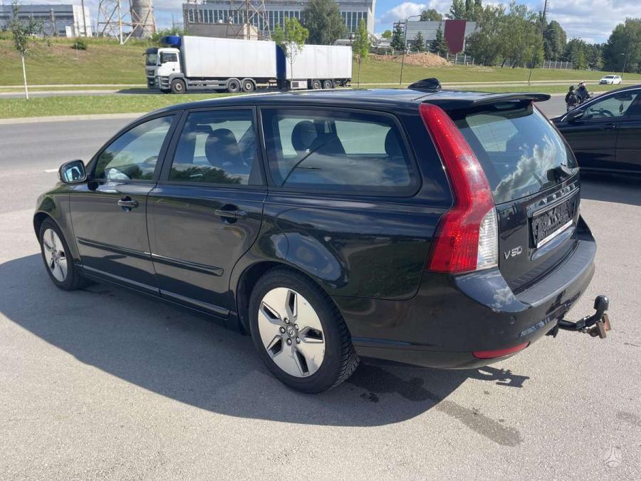 Melns Volvo V50 2012 Kauņa, ar dzinēja tilpumu 1.56 L un nobraukumu 247 tūkst. km par 3450 €, foto 11 vietnē AUTOMOTO.COM.LV
