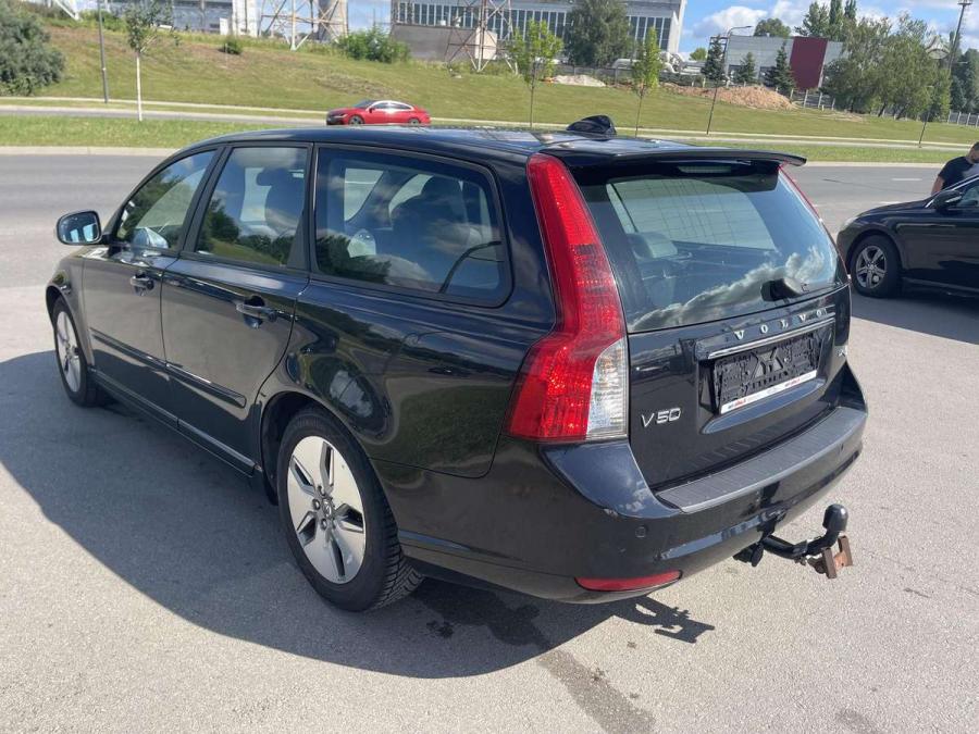 Melns Volvo V50 2012 Kauņa, ar dzinēja tilpumu 1.56 L un nobraukumu 247 tūkst. km par 3450 €, foto 12 vietnē AUTOMOTO.COM.LV