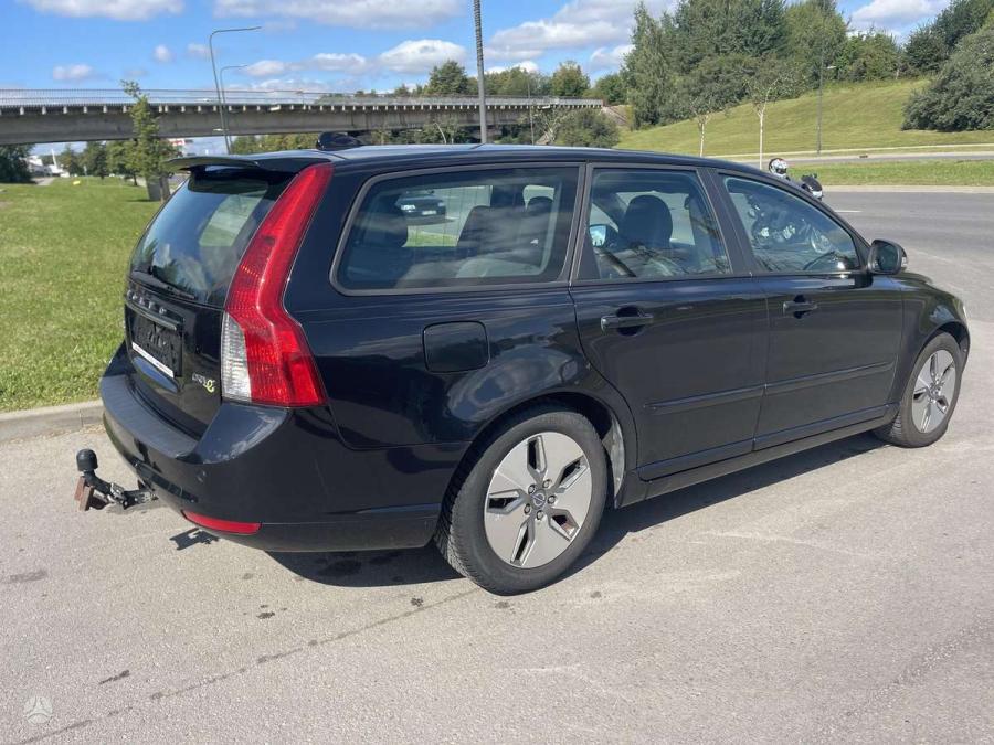 Melns Volvo V50 2012 Kauņa, ar dzinēja tilpumu 1.56 L un nobraukumu 247 tūkst. km par 3450 €, foto 15 vietnē AUTOMOTO.COM.LV
