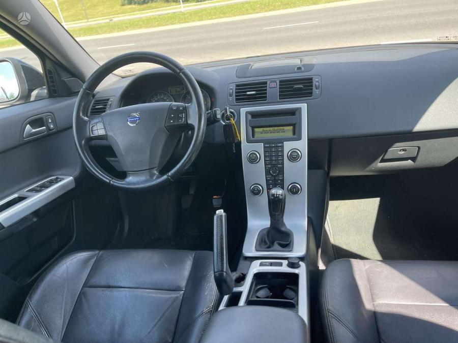 Melns Volvo V50 2012 Kauņa, ar dzinēja tilpumu 1.56 L un nobraukumu 247 tūkst. km par 3450 €, foto 26 vietnē AUTOMOTO.COM.LV