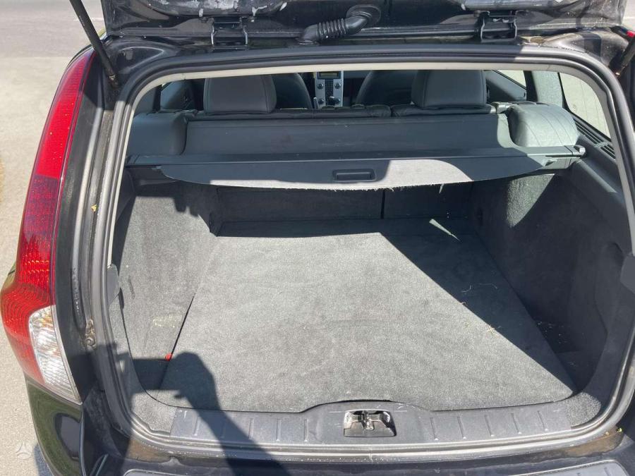 Melns Volvo V50 2012 Kauņa, ar dzinēja tilpumu 1.56 L un nobraukumu 247 tūkst. km par 3450 €, foto 30 vietnē AUTOMOTO.COM.LV