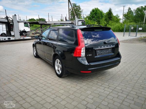 Melns Volvo V50 2012 Radviliškis, ar dzinēja tilpumu 1.60 L un nobraukumu 226 tūkst. km par 3850 €, foto 3 vietnē AUTOMOTO.COM.LV